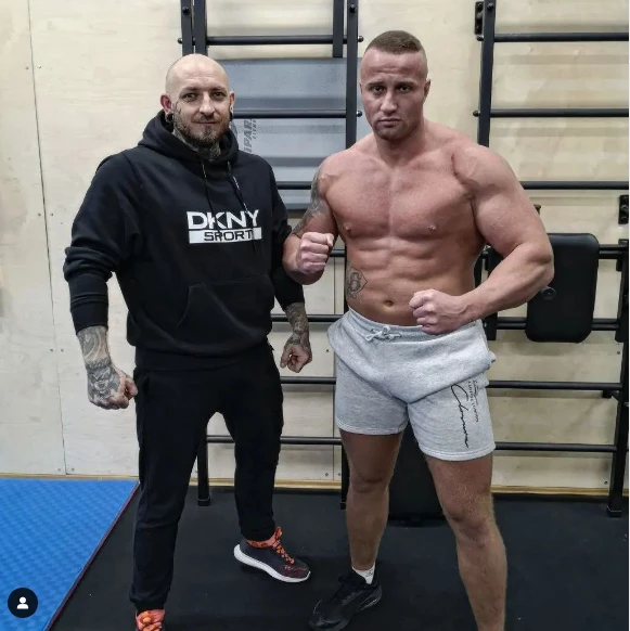 Denis Załęcki będzie wyjaśniał hejterów? Freak-fighter się odnosi