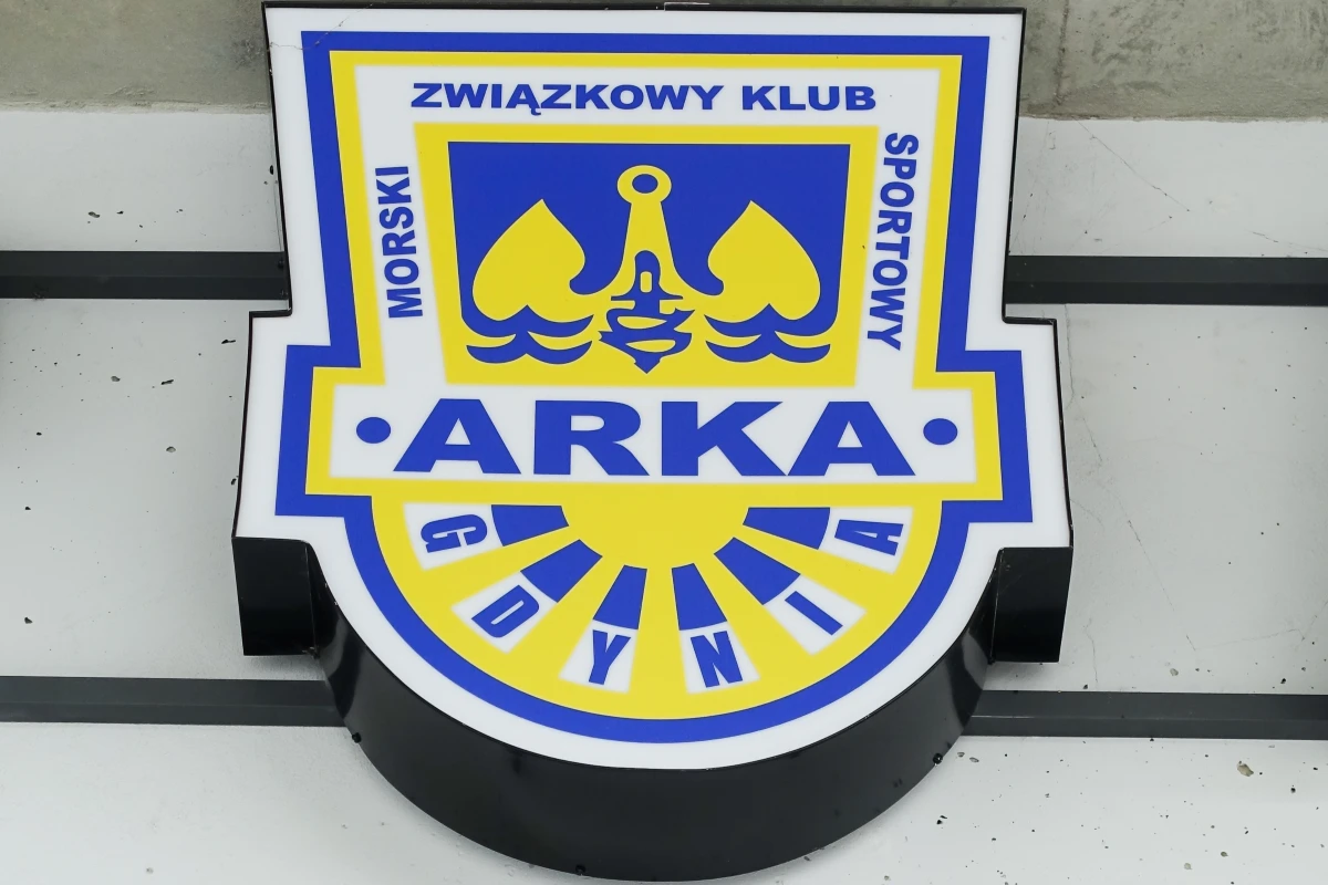 Arka Gdynia dopina kolejny transfer! To były gracz Widzewa Łódź
